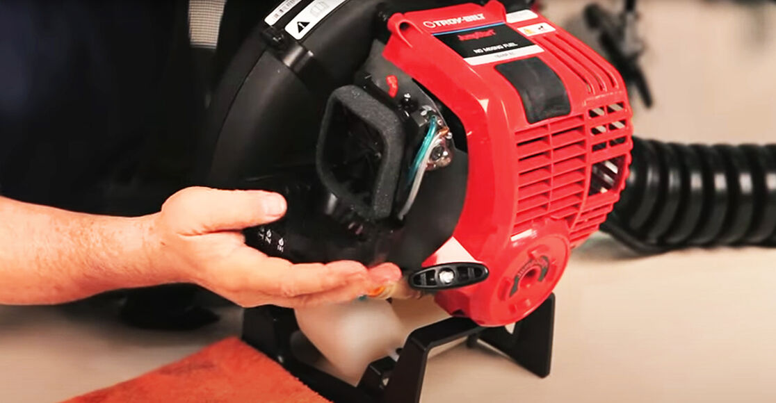 Leaf Blower Maintenance Tips for Winter Use | Troy-Bilt US