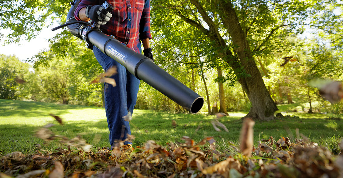 Essential Lawn Care Tools for Fall Projects | Troy-Bilt US